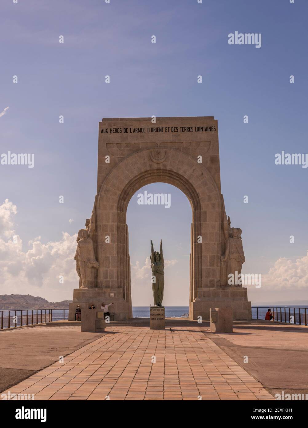 Memorial arch eastern view hi-res stock photography and images - Alamy