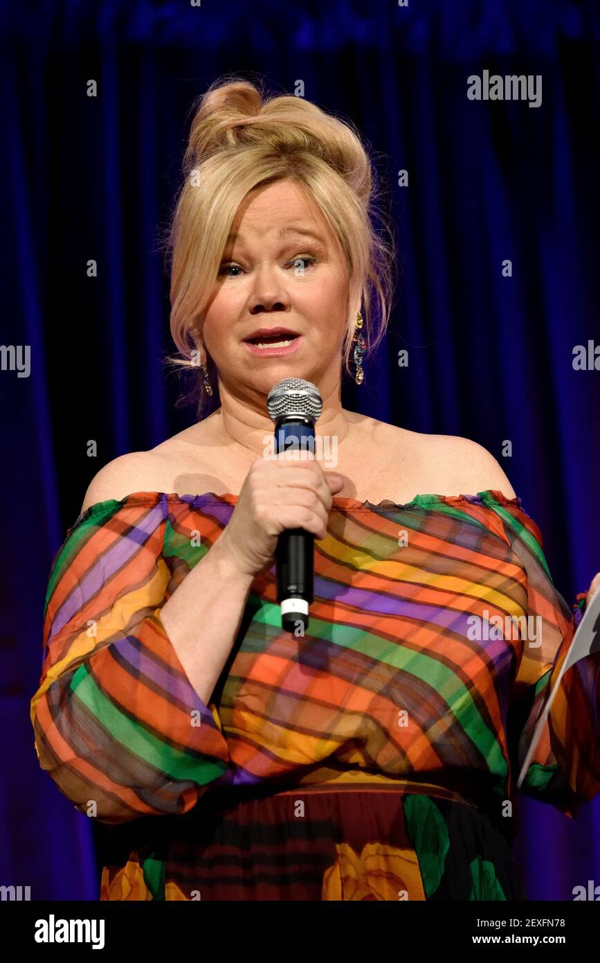 Actress/comedienne Caroline Rhea speaks to the attendees at The ...