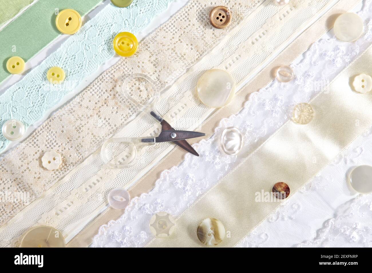 Antique sewing accessories hi-res stock photography and images - Alamy