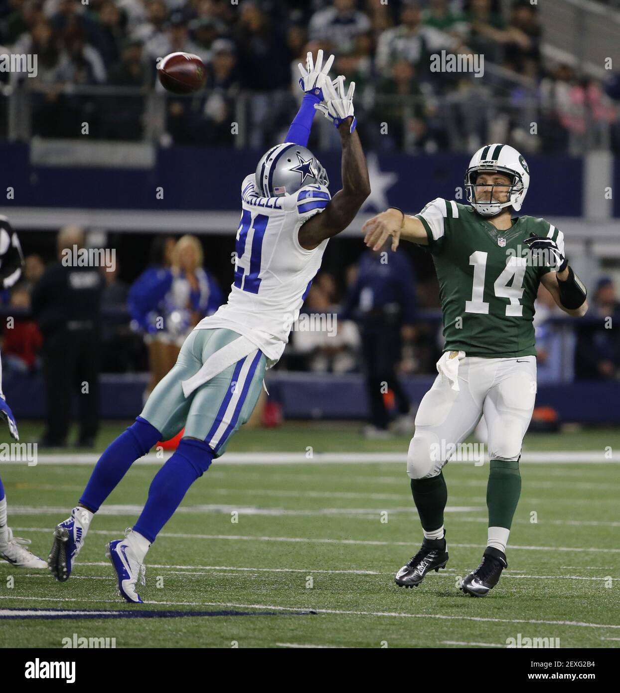 Dallas Cowboys cornerback Terrance Mitchell (21) tries to block a pass ...