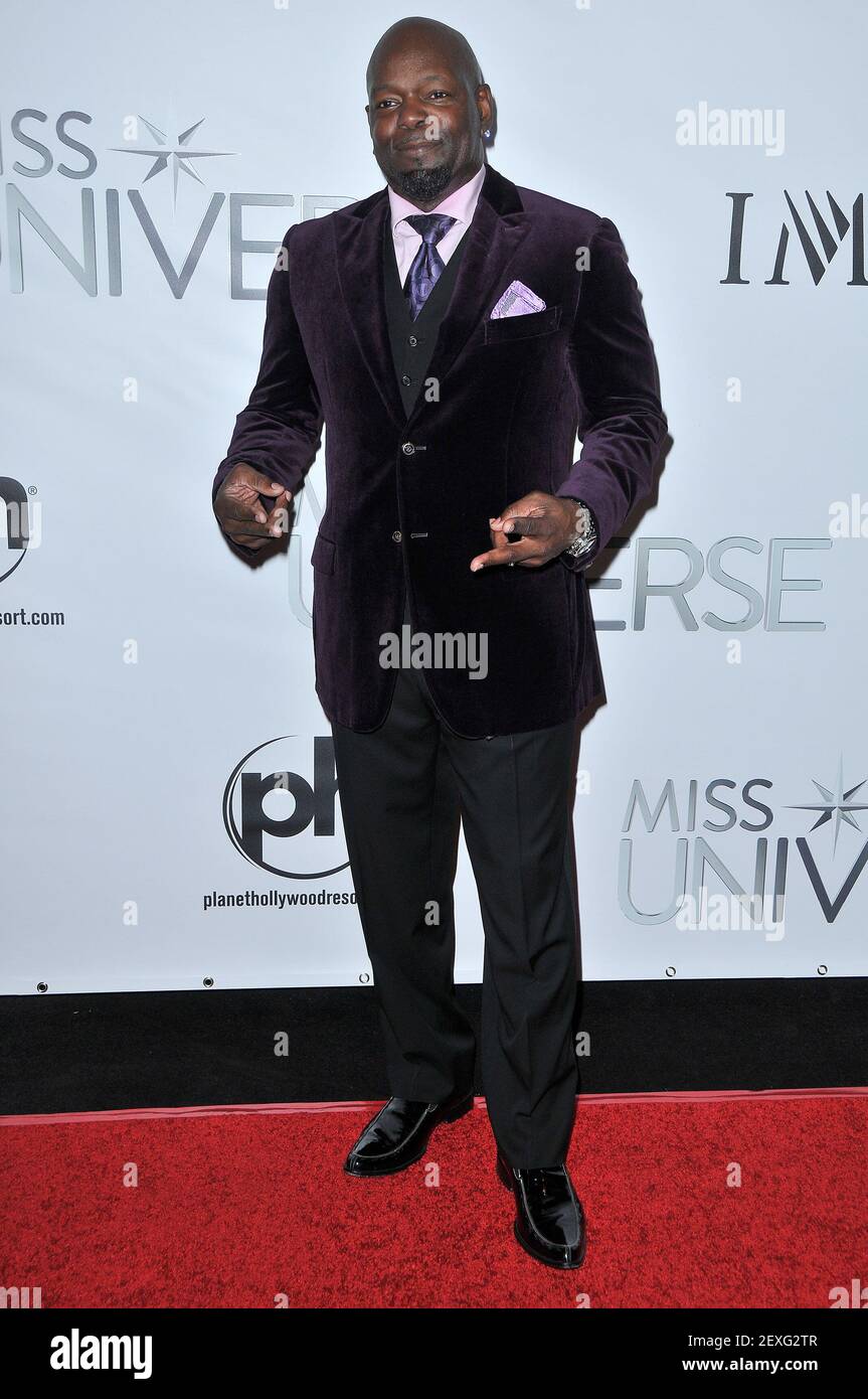 Emmit Smith arrives at The 64th Annual Miss Universe Pageant held at ...