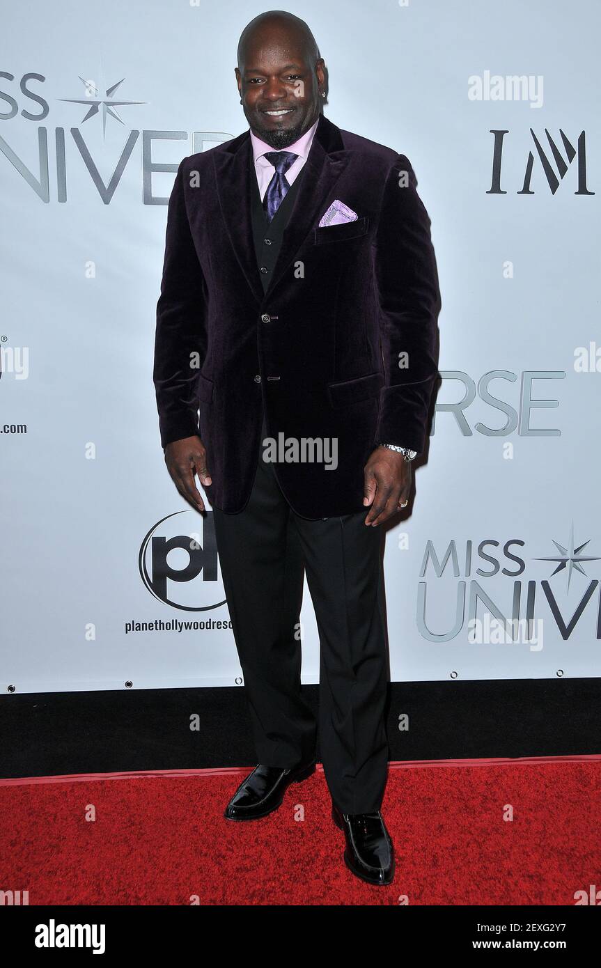 Emmit Smith arrives at The 64th Annual Miss Universe Pageant held at ...
