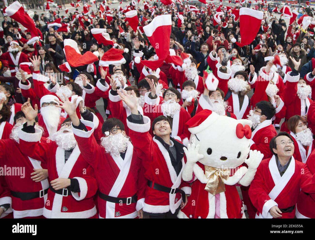 24 December 2015 - Seoul, South Korea : The South Koreans wearing Santa ...
