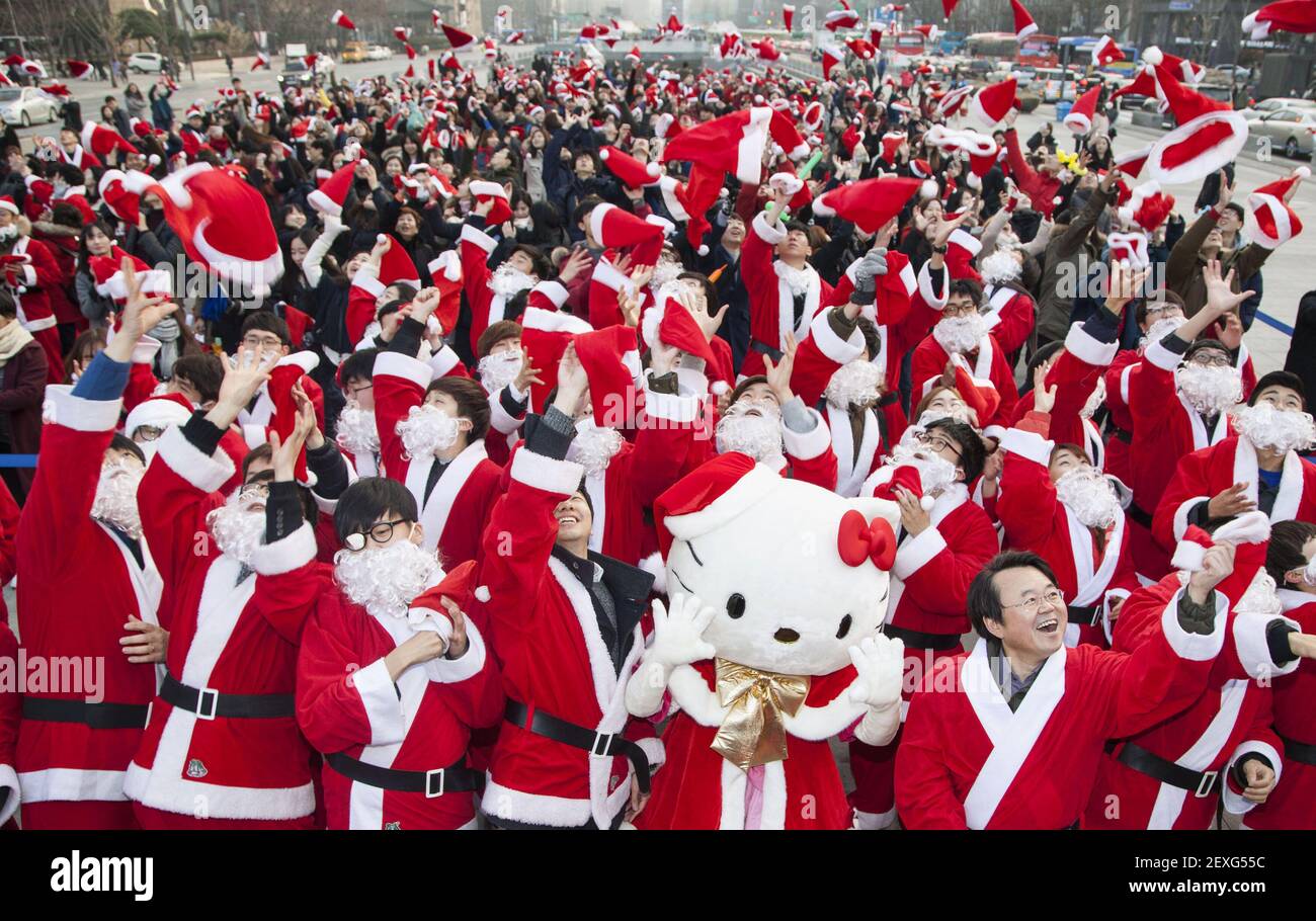 24 December 2015 - Seoul, South Korea : The South Koreans wearing Santa ...