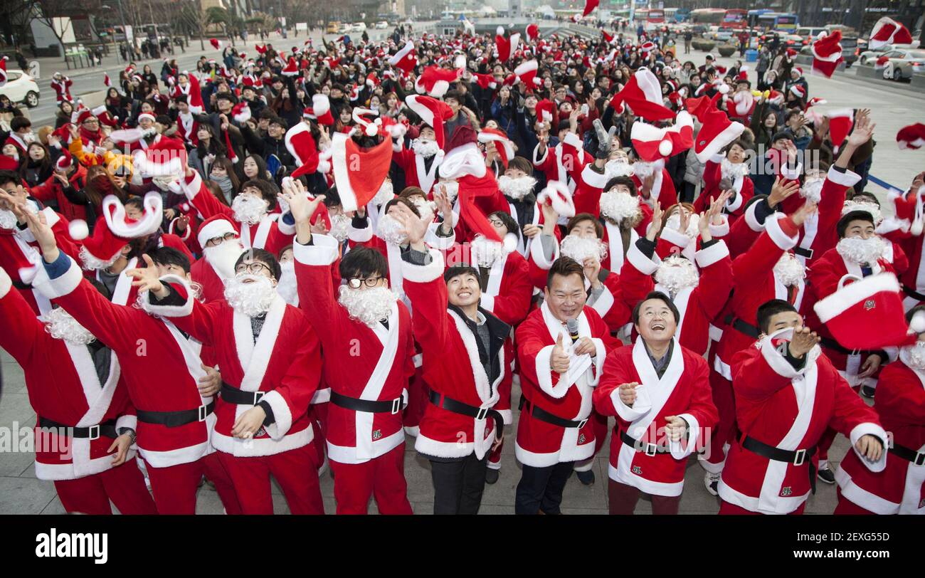 24 December 2015 - Seoul, South Korea : The South Koreans wearing Santa ...