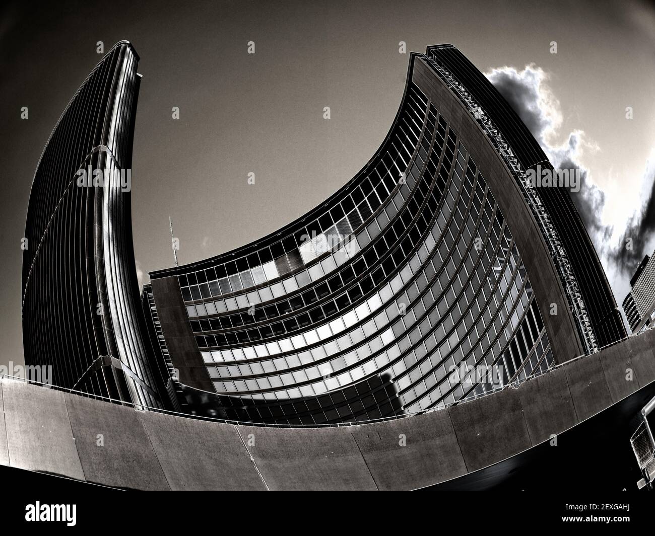 Commercial property row hi-res stock photography and images - Alamy