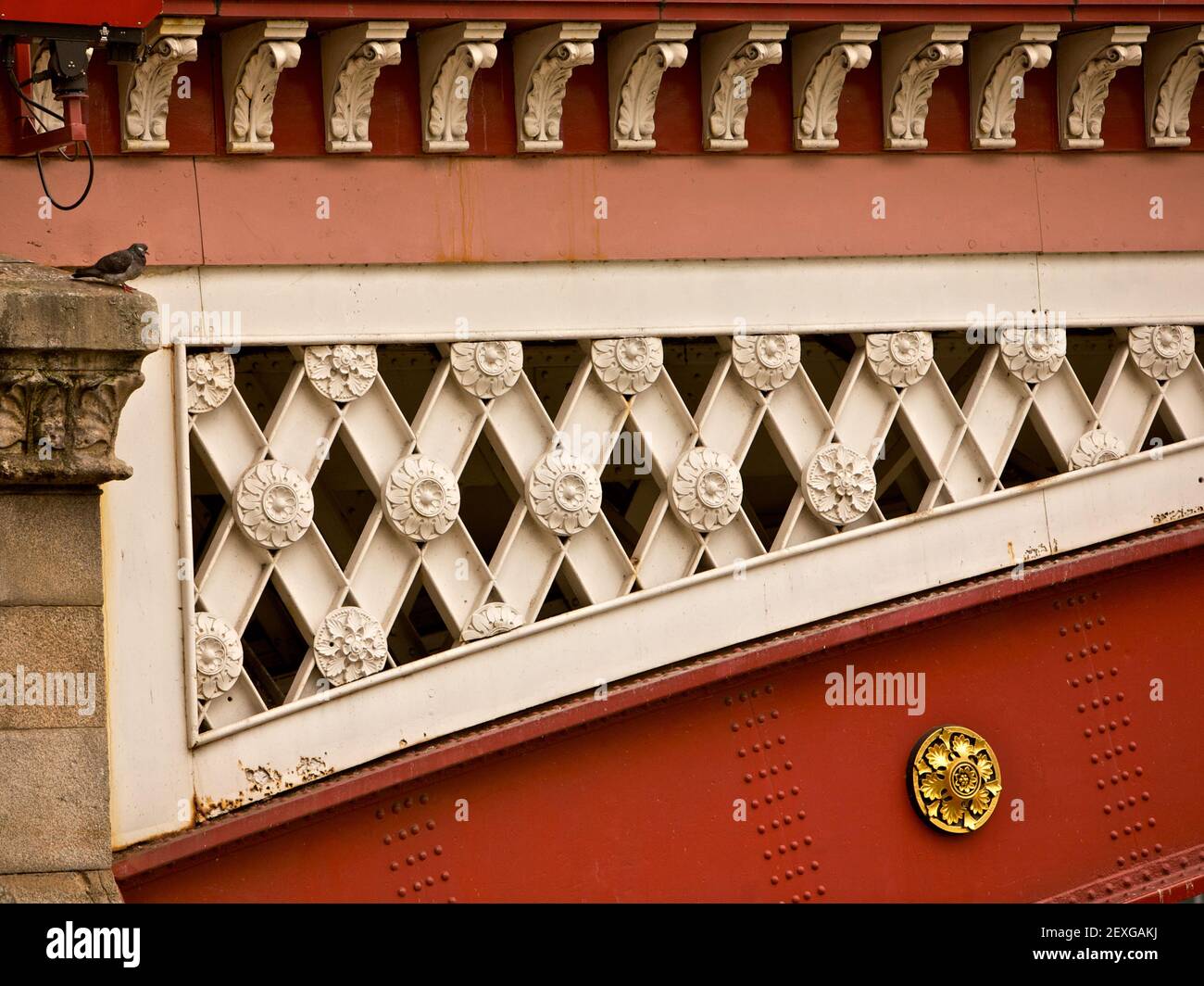 Gold gate bridge detail hi-res stock photography and images - Alamy