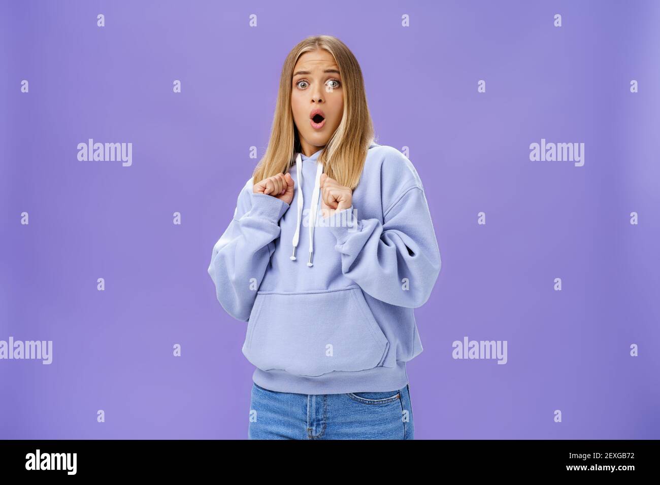 Body language emotions surprised afraid hi-res stock photography and ...