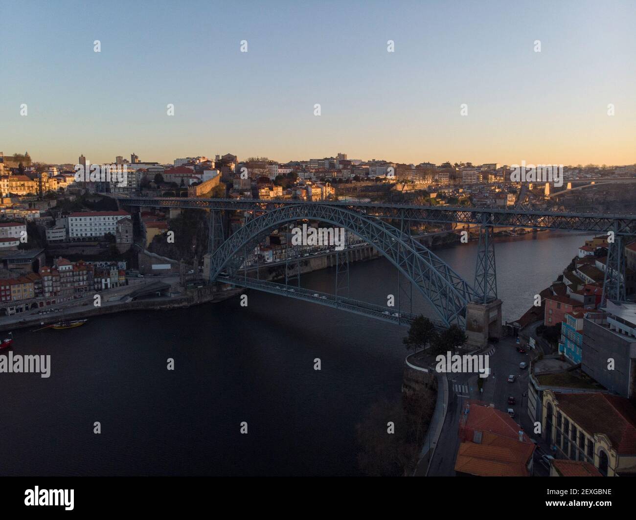 Sunrise panorama of historic old town of Porto Ribeira district Douro ...