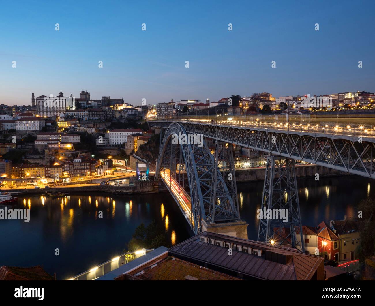 Sunset panorama of historic old town of Porto Ribeira district Douro ...