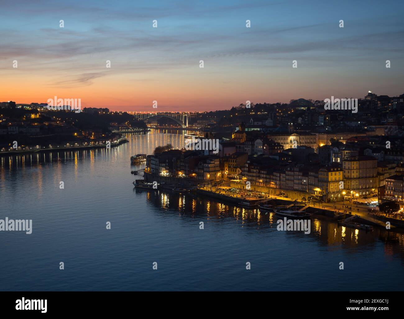 Sunset panorama of historic old town of Porto Ribeira district Douro ...