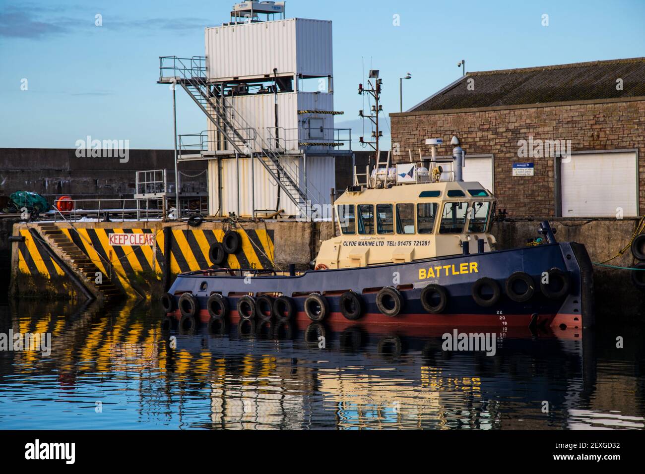 Fishing nets boats macduff hi-res stock photography and images - Alamy