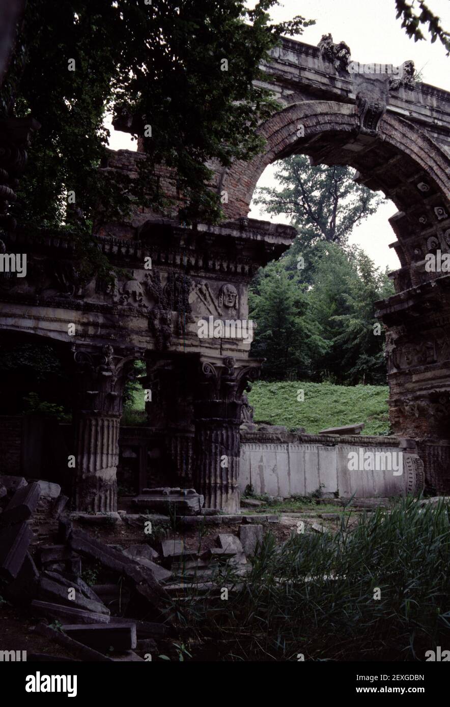 Vienna, Austria. 6/16/1990. Schoenbrunn Palace. 1778 replica of Roman ...