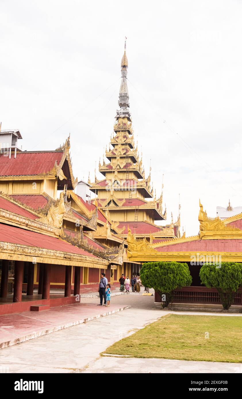 Mandalay temples hi-res stock photography and images - Alamy