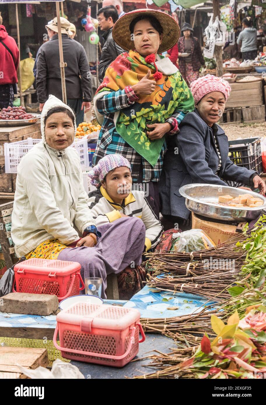 Rural local lifestyle hi-res stock photography and images - Alamy