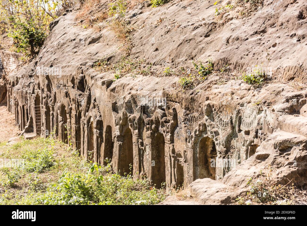 Buddha mural myanmar hi-res stock photography and images - Alamy