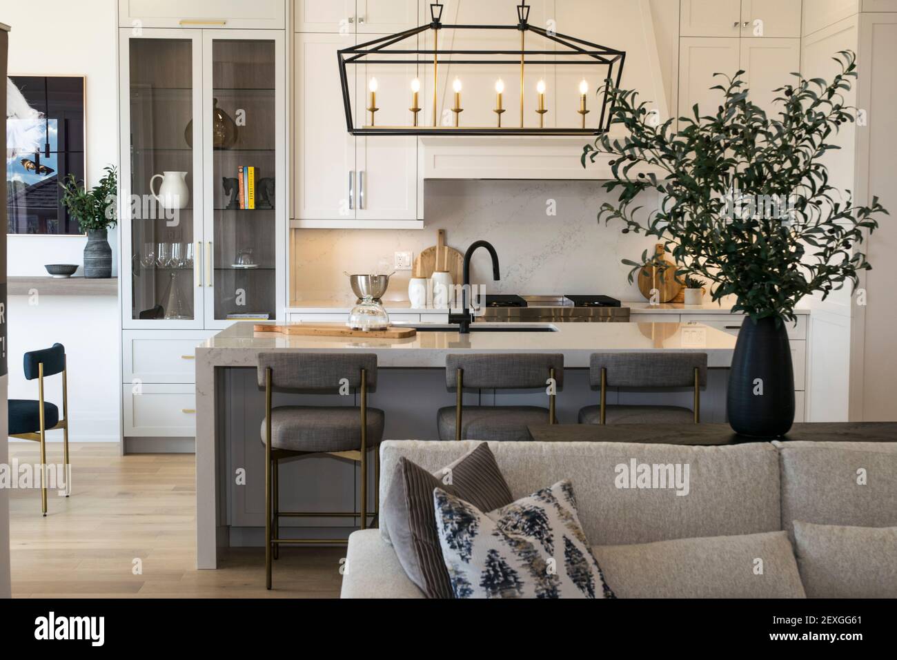 Well decorated interiors hi-res stock photography and images - Alamy