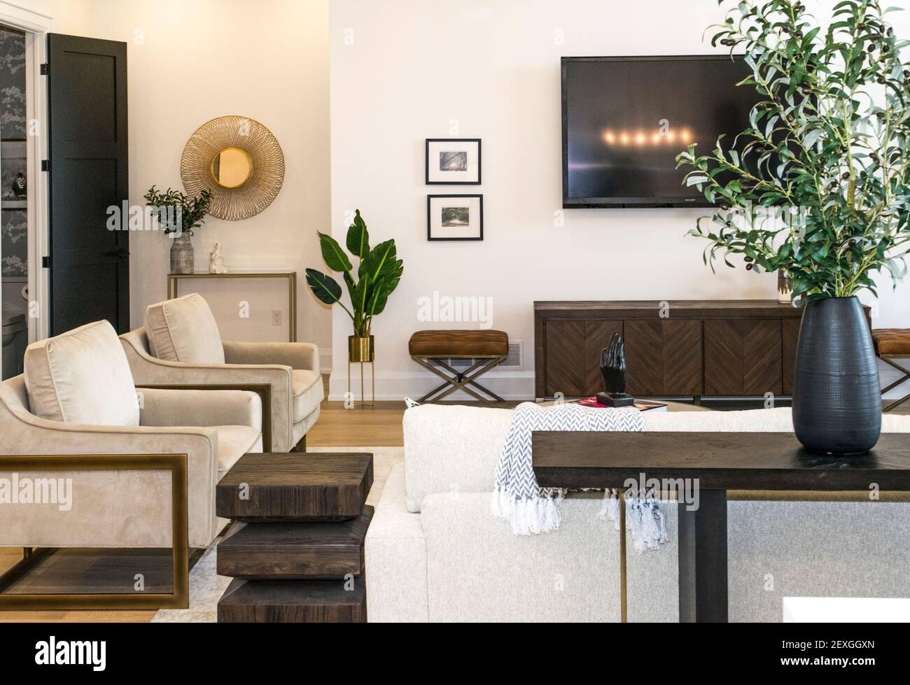 well designed interior decorated house Stock Photo - Alamy