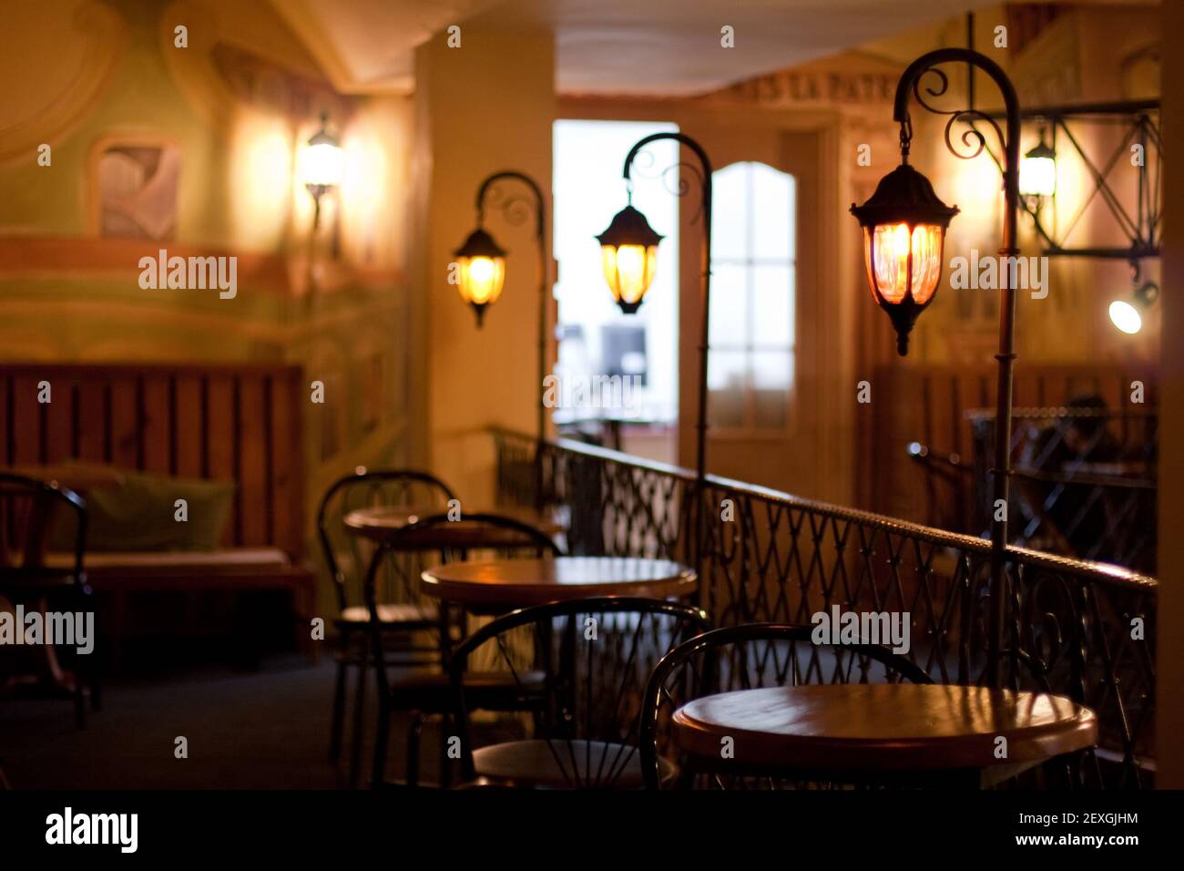 Empty pub scene hi-res stock photography and images - Alamy
