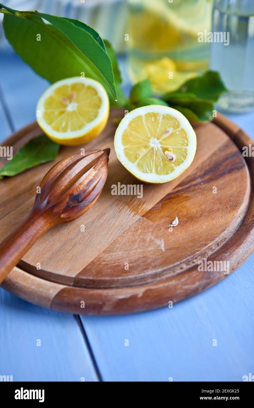 Ripe lemons hi-res stock photography and images - Alamy