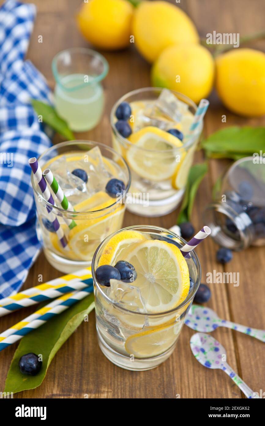 Fresh lemonade hi-res stock photography and images - Alamy