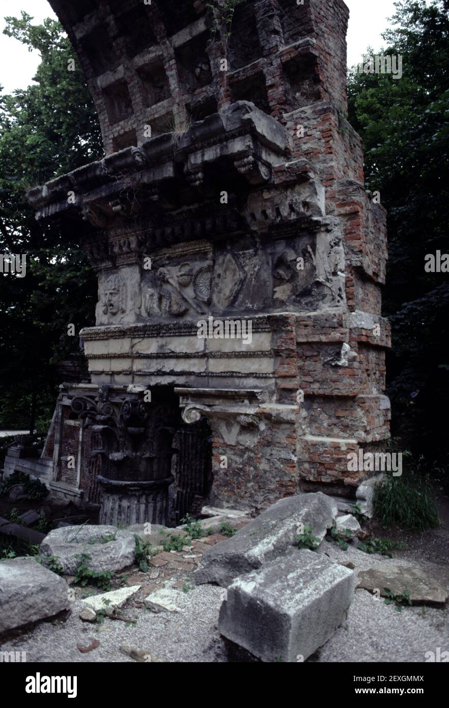 Vienna, Austria. 6/16/1990. Schoenbrunn Palace. 1778 replica of Roman ...