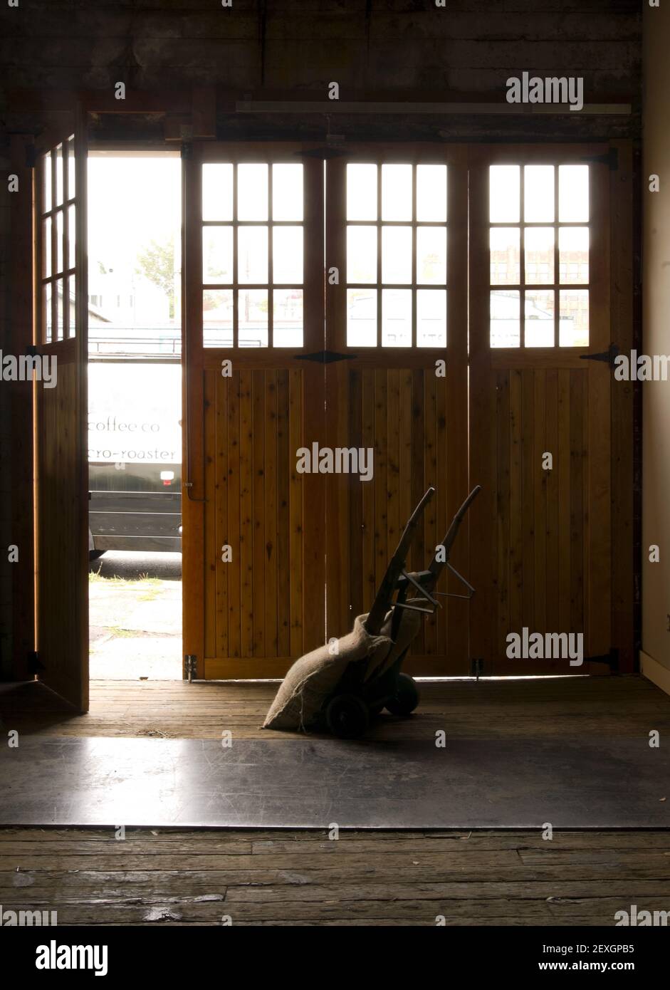 Coffee warehouse hi-res stock photography and images - Alamy