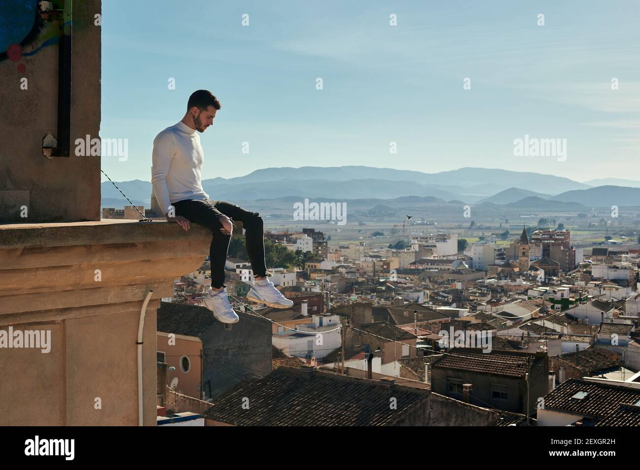 Man on a skyscraper hi-res stock photography and images - Alamy