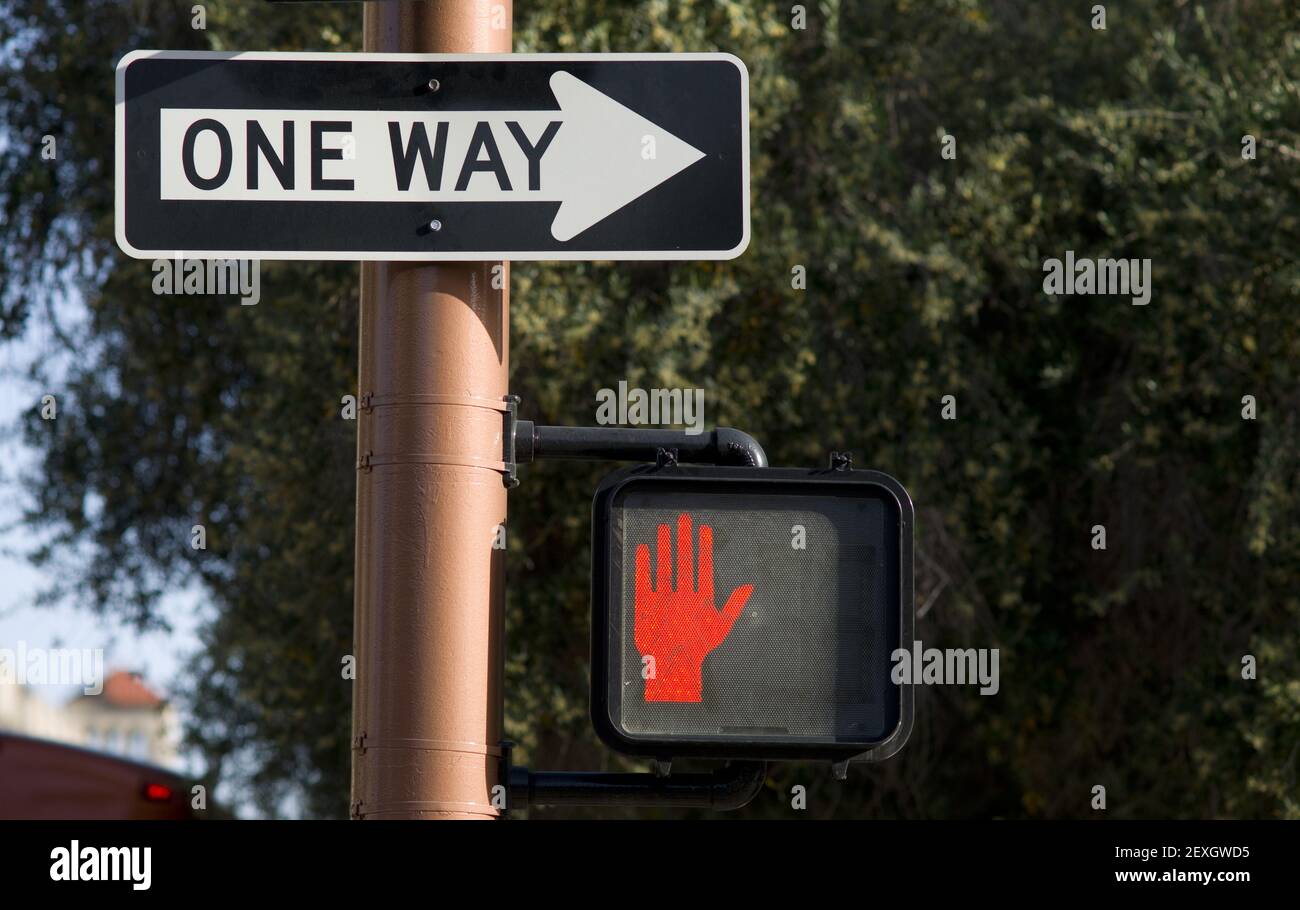 Street corner sign hi-res stock photography and images - Alamy