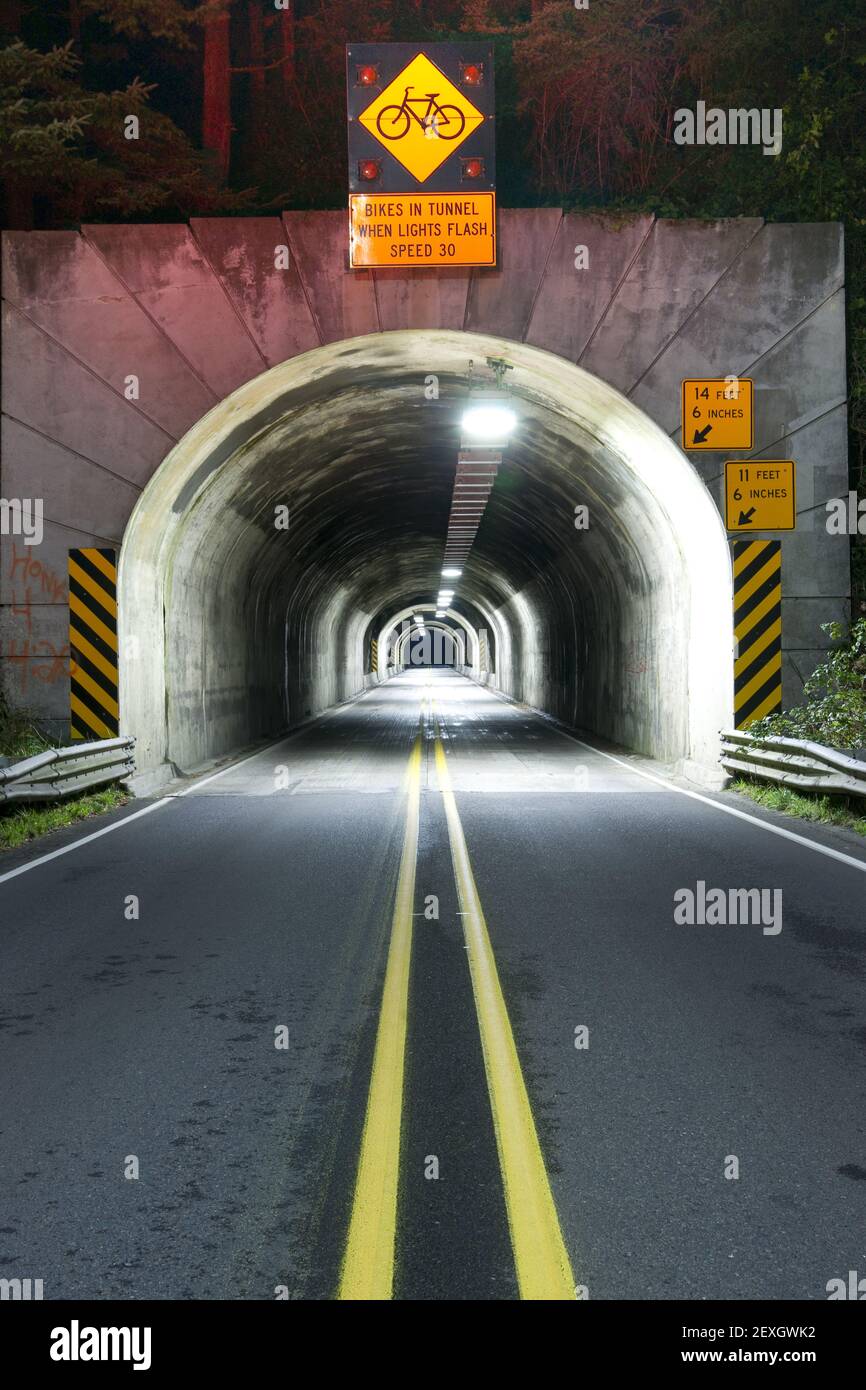 Two lane road tunnel hi-res stock photography and images - Alamy