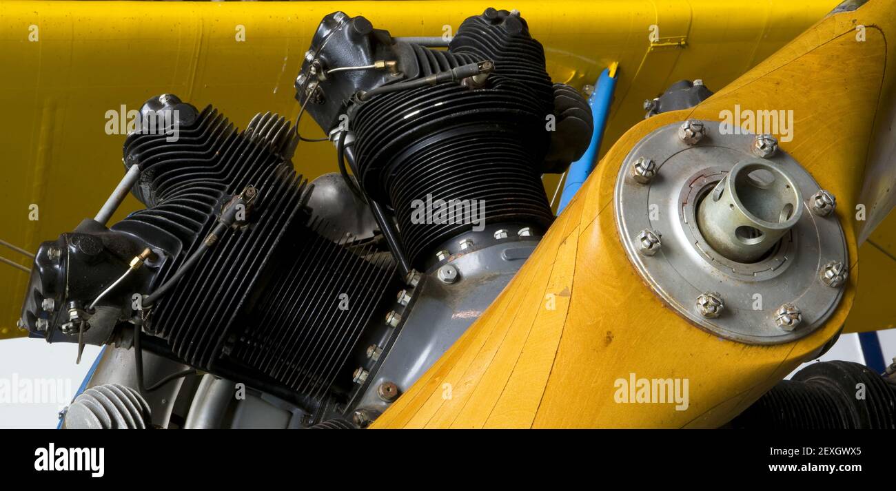 Airplane Prop Engine Cylinder Head Stock Photo - Alamy