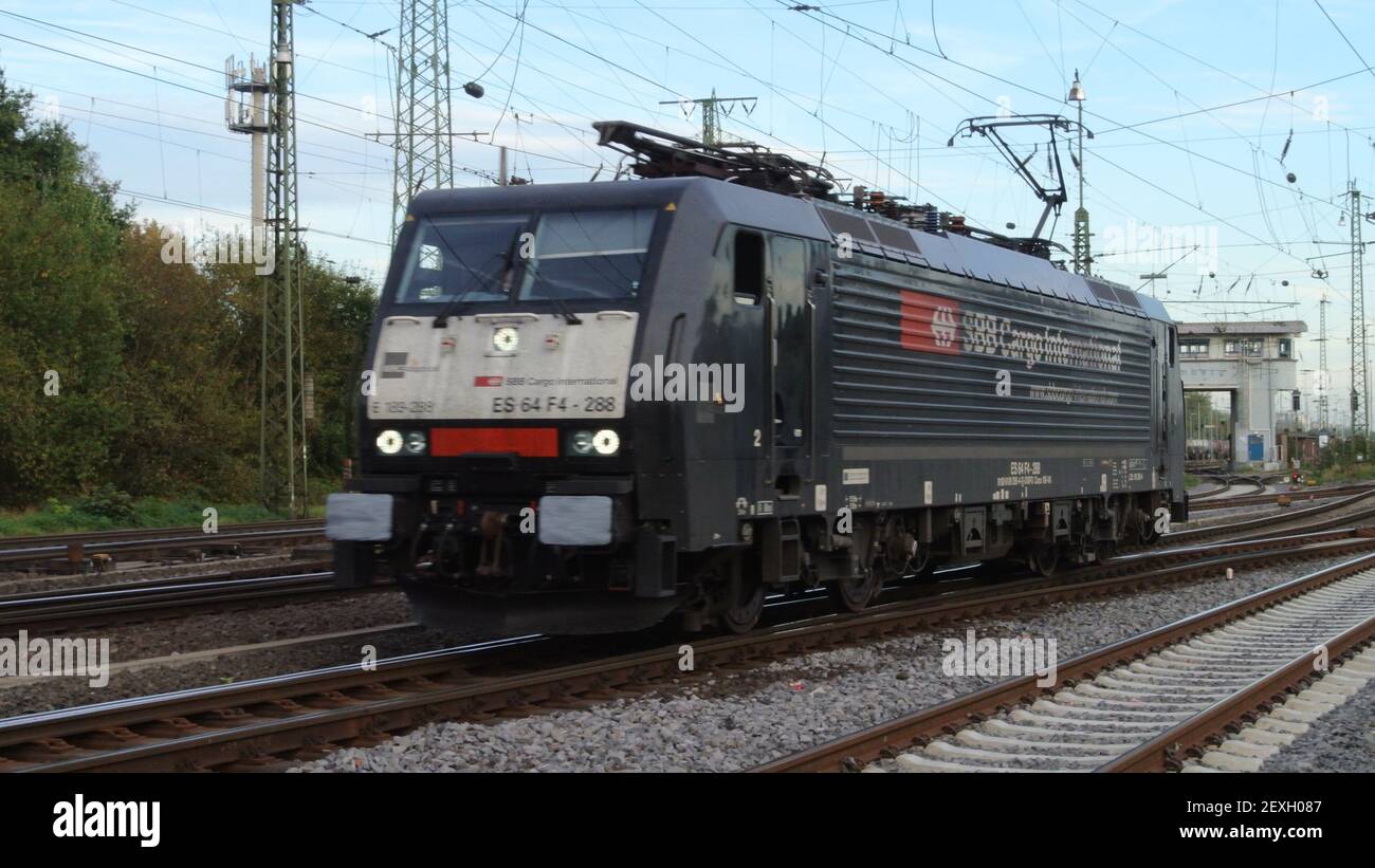 A class 189 EuroSprinter electric powered locomotive with goods wagons ...
