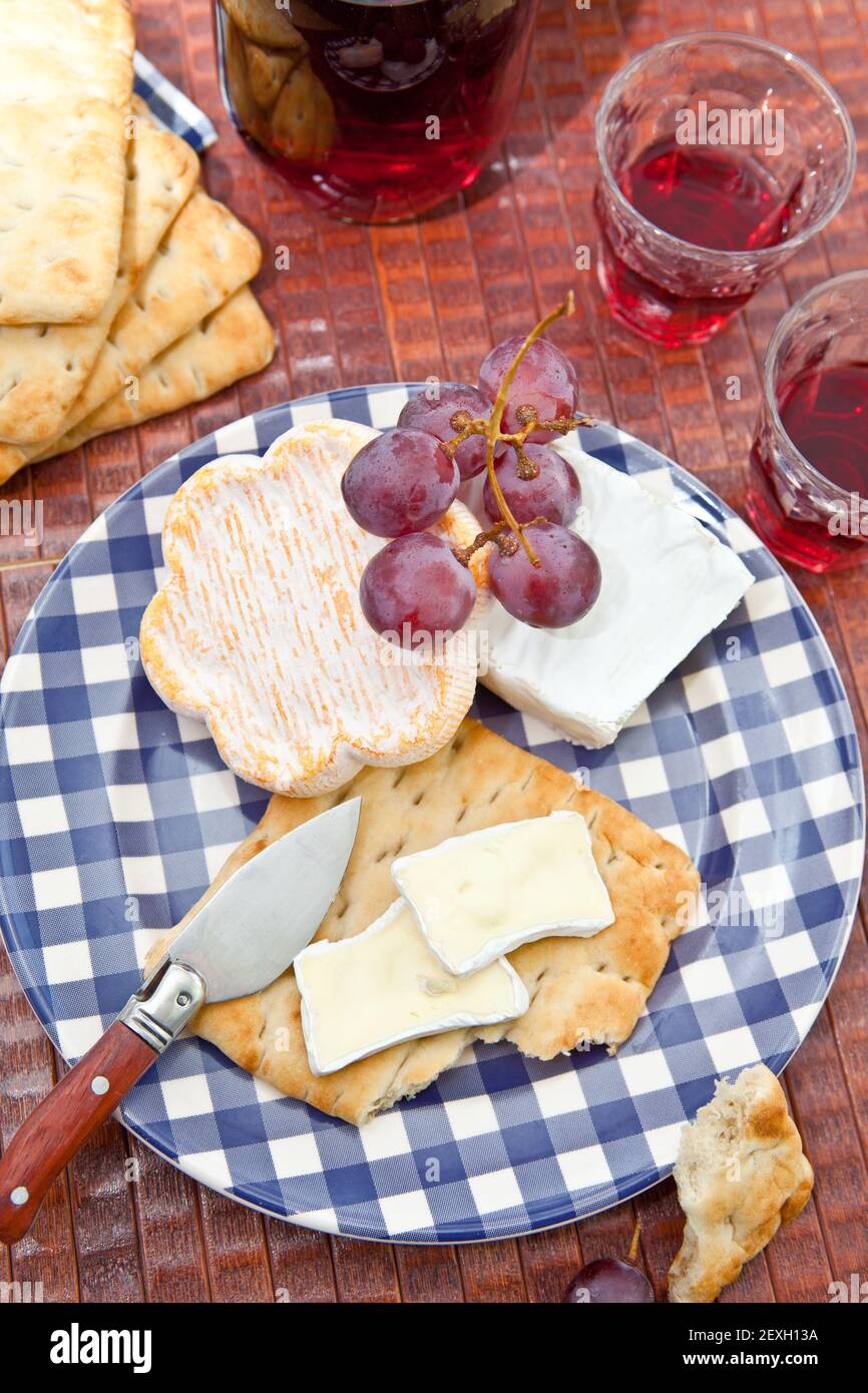 Cheese, bread and grapes Stock Photo - Alamy