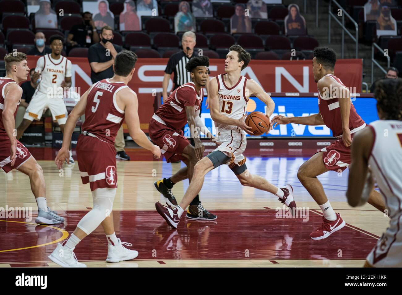 Southern California Trojans guard Drew Peterson (13) drives the basket ...