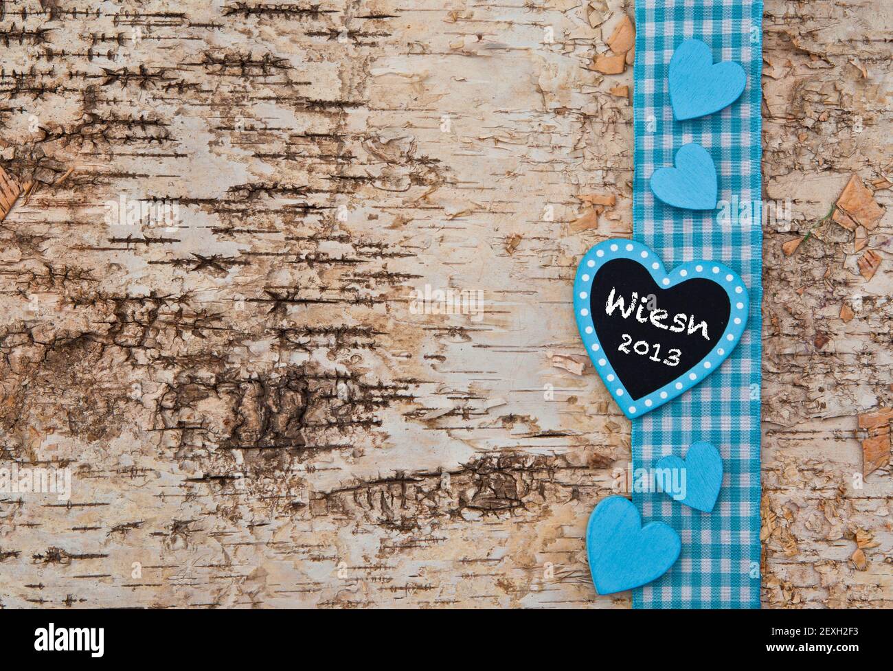 Wood background with blue hearts Stock Photo - Alamy