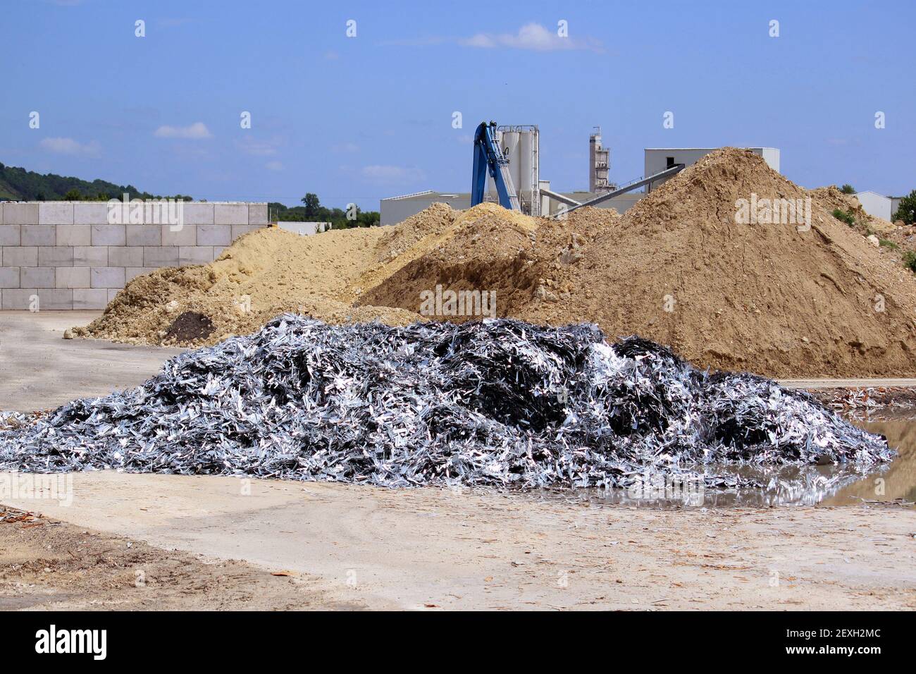 Aluminum recycling plant hi-res stock photography and images - Alamy