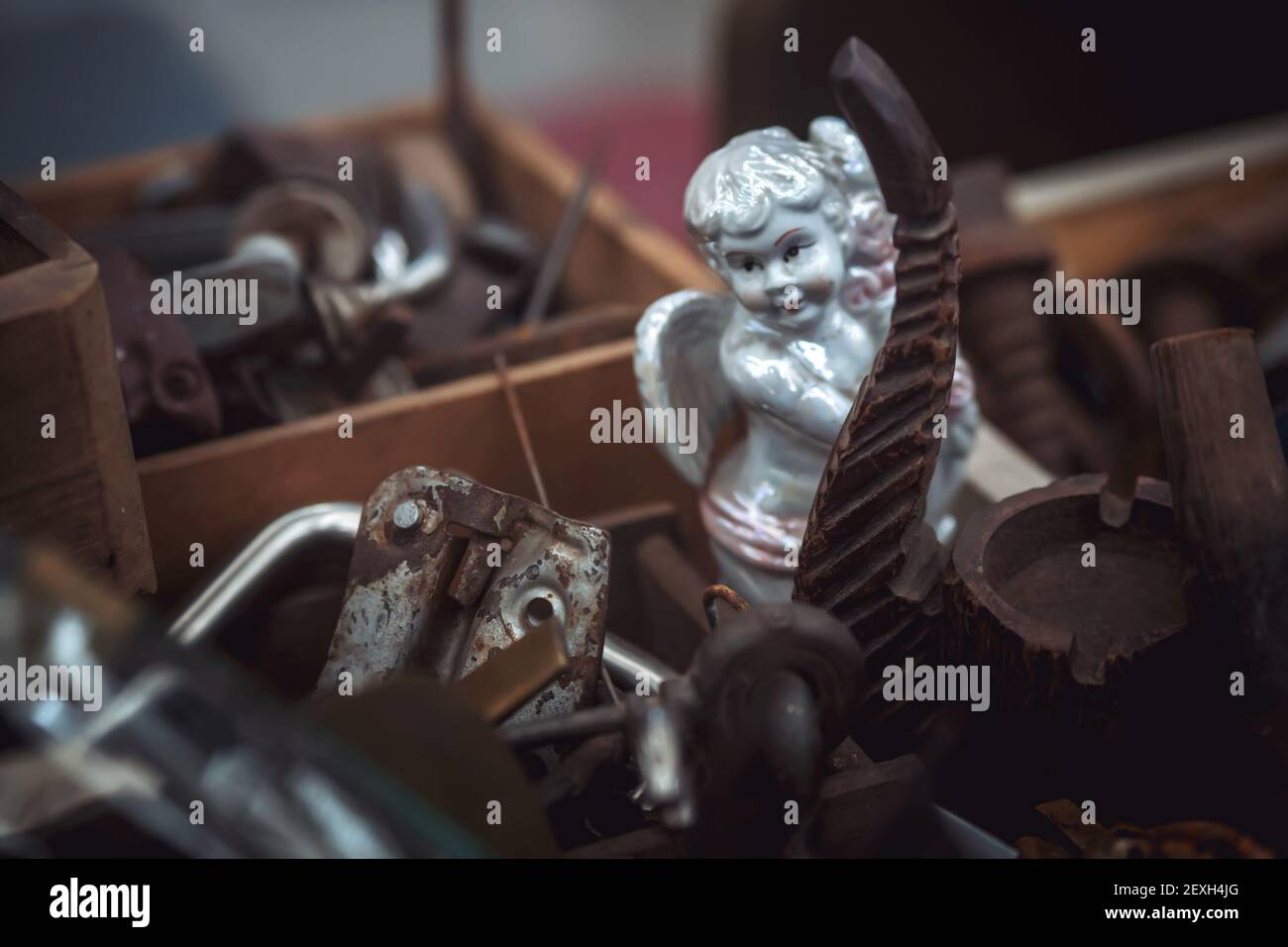 Rusty objects hi-res stock photography and images - Alamy