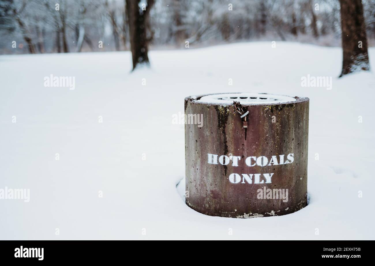 Hot coals only hi-res stock photography and images - Alamy