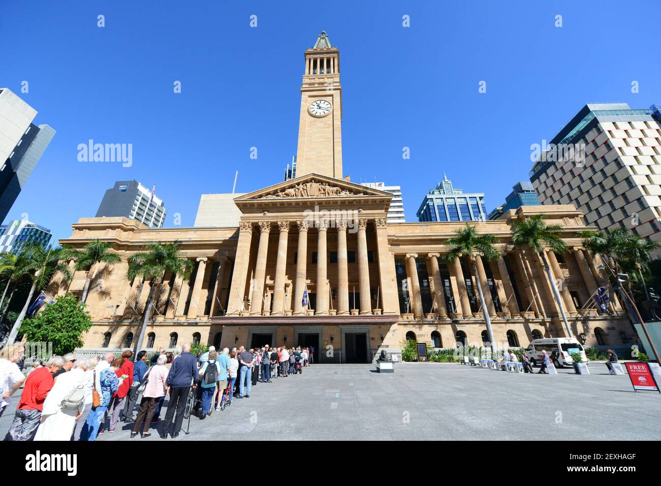 Brisbane's city hall and clock tower Stock Photo - Alamy Brisbane's city hall and clock tower Stock Photo - Alamy