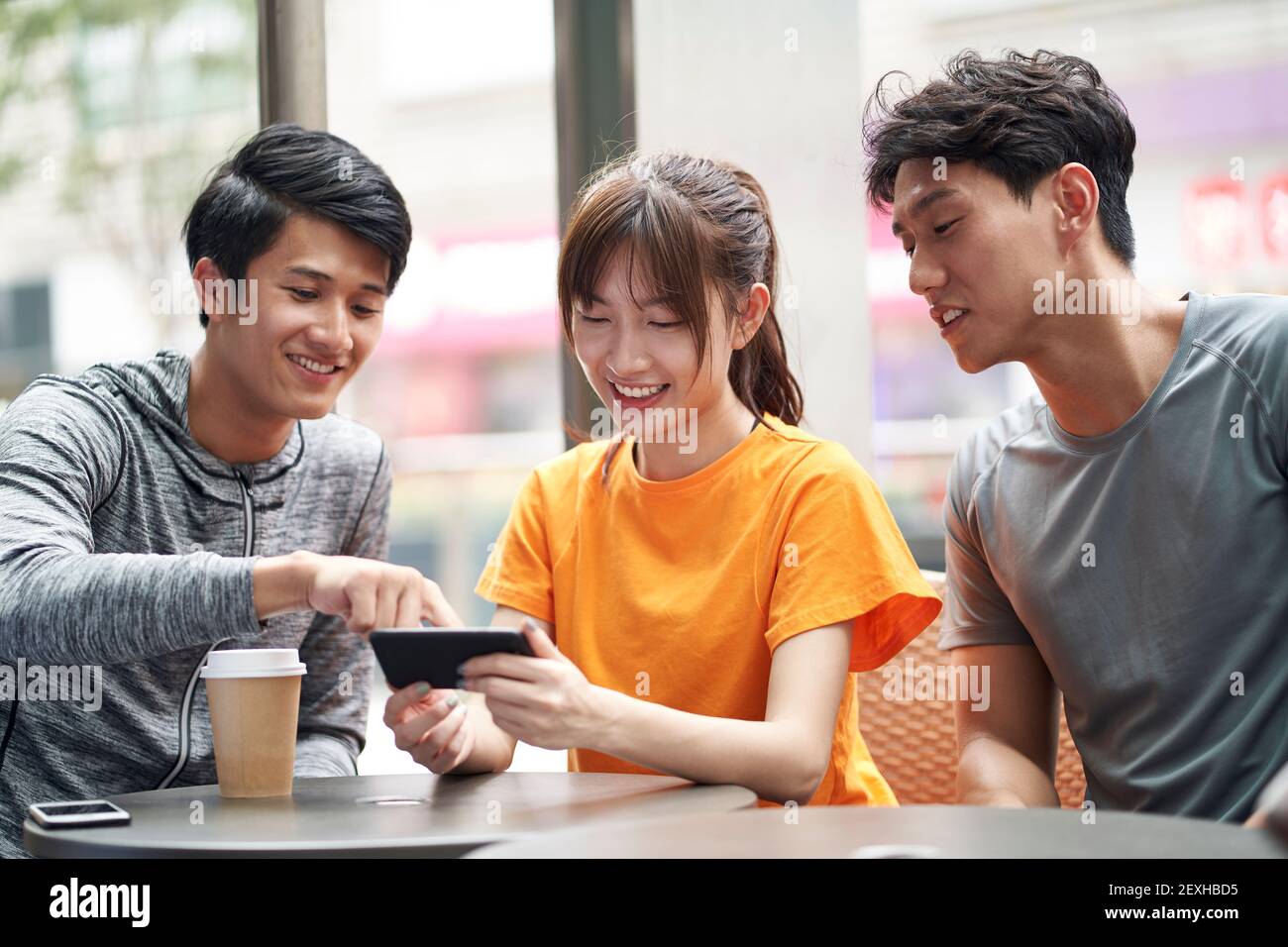 Millennial generation modern hi-res stock photography and images - Alamy