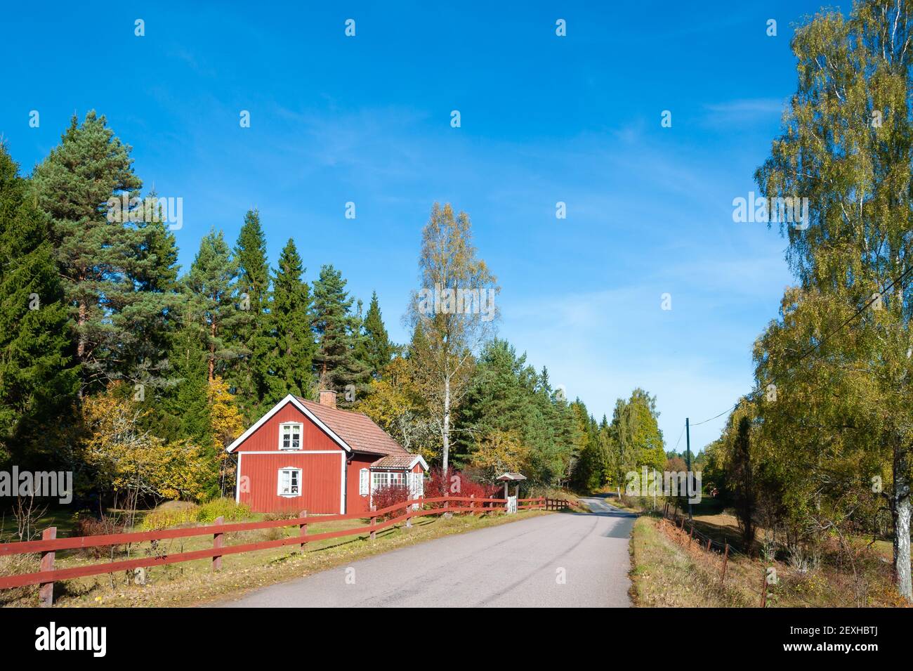 Vintage autumn farm architecture hi-res stock photography and images ...