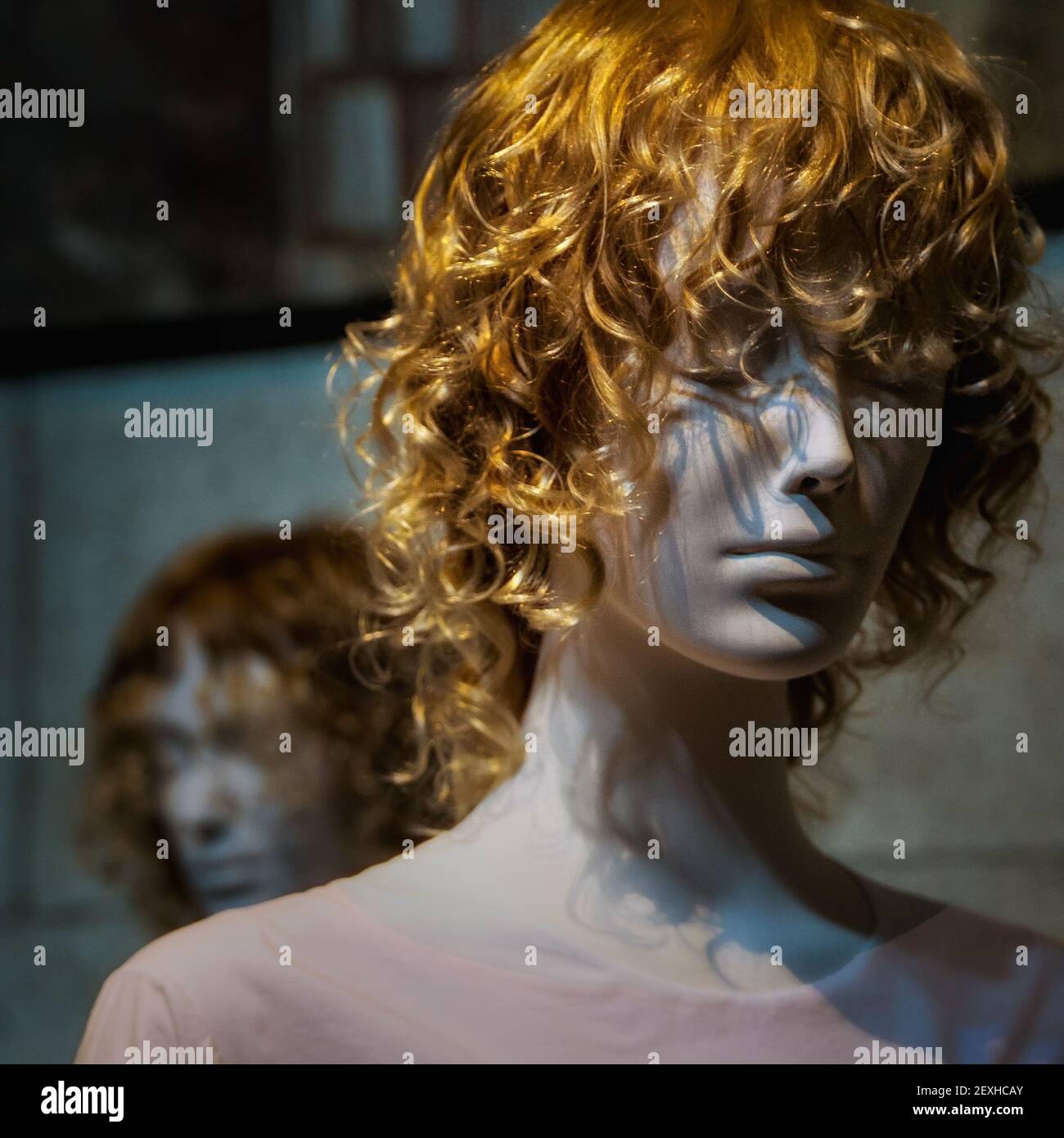 Hair mannequin head hi-res stock photography and images - Alamy