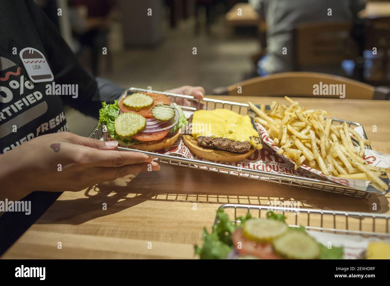 Fast food fries server hi-res stock photography and images - Alamy