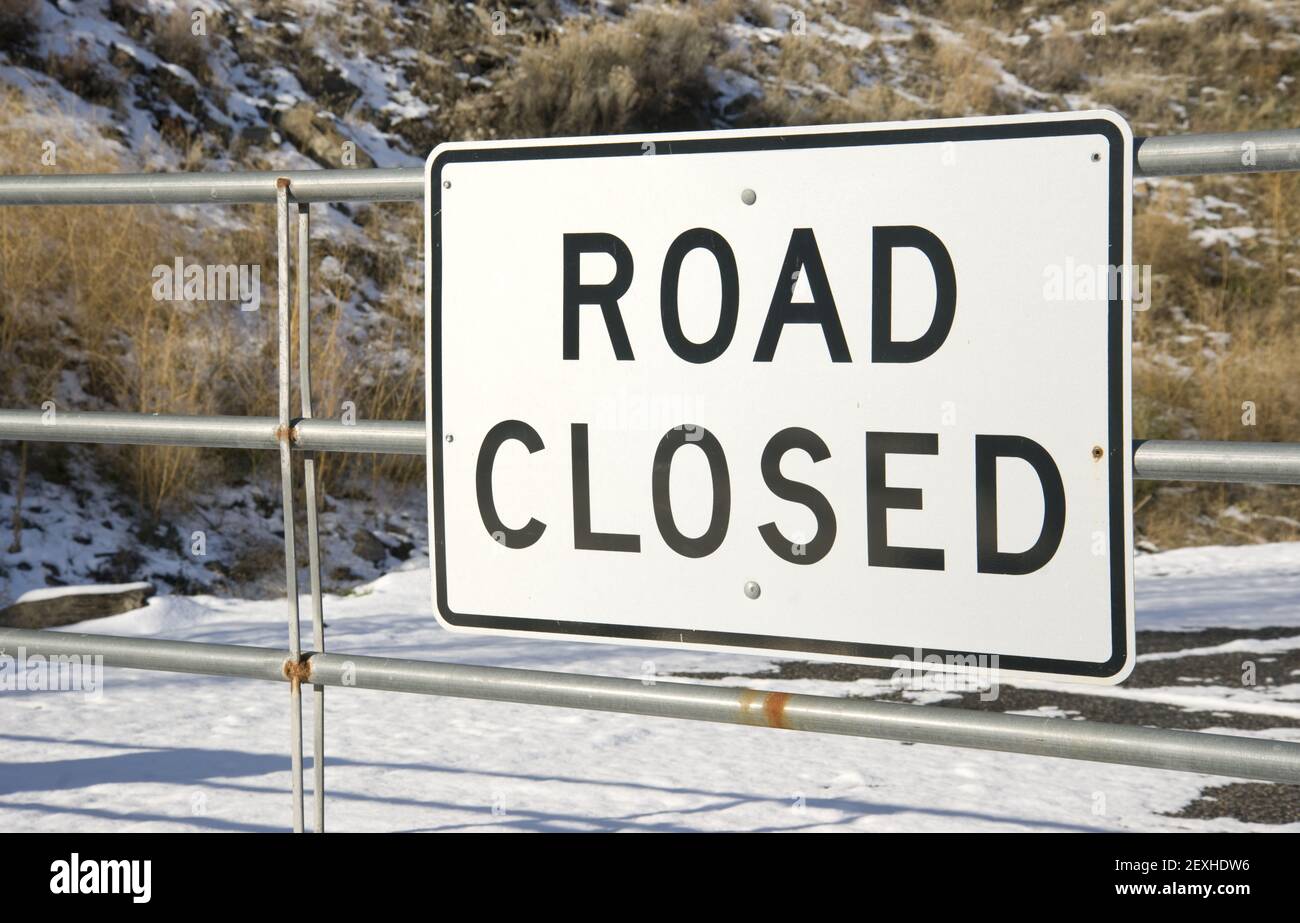 Road Closed Sign Rural Setting in Fresh Snow Stock Photo - Alamy