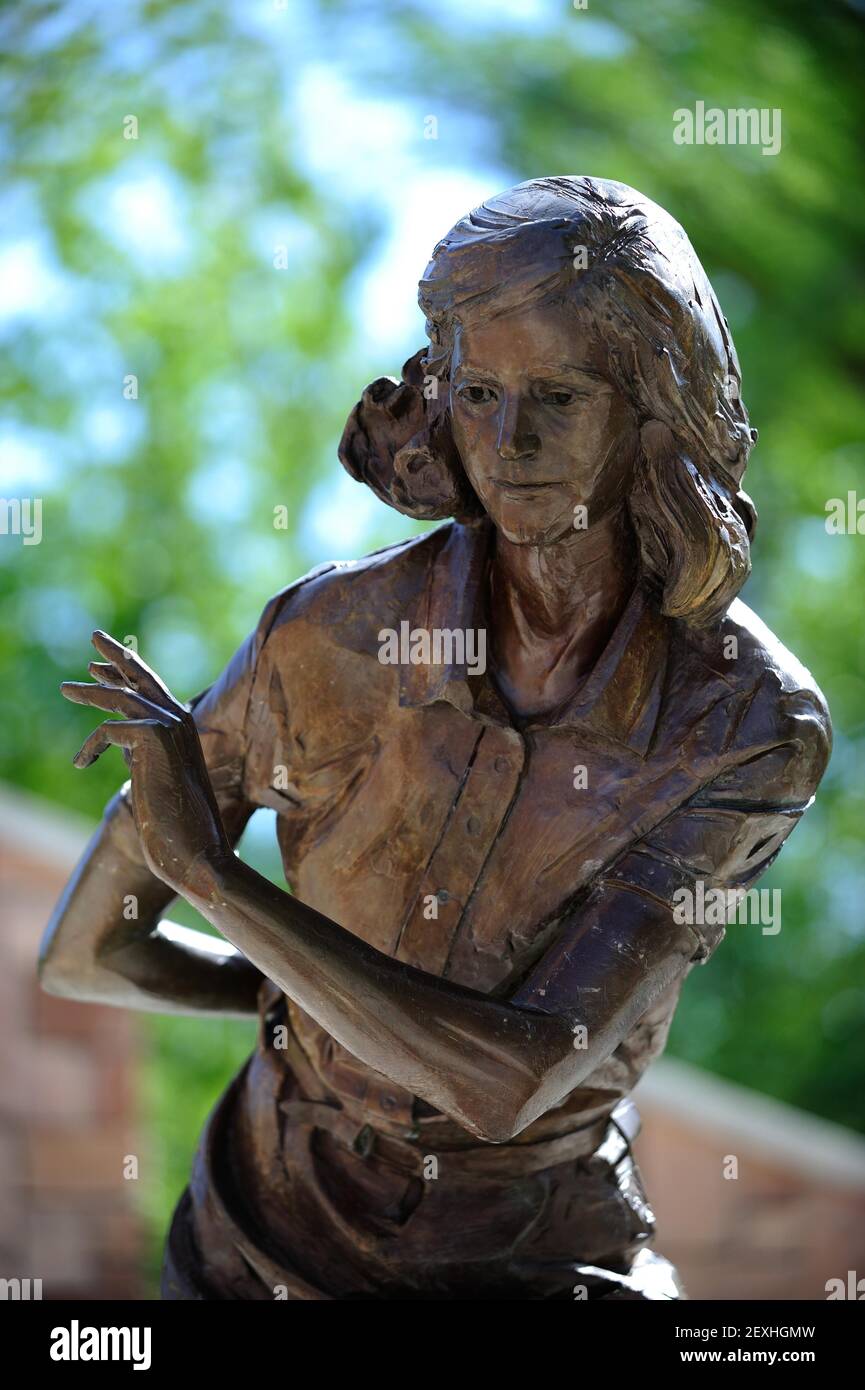 A life-size bronze statue of Anne Frank by sculptor Greg Stone made to ...