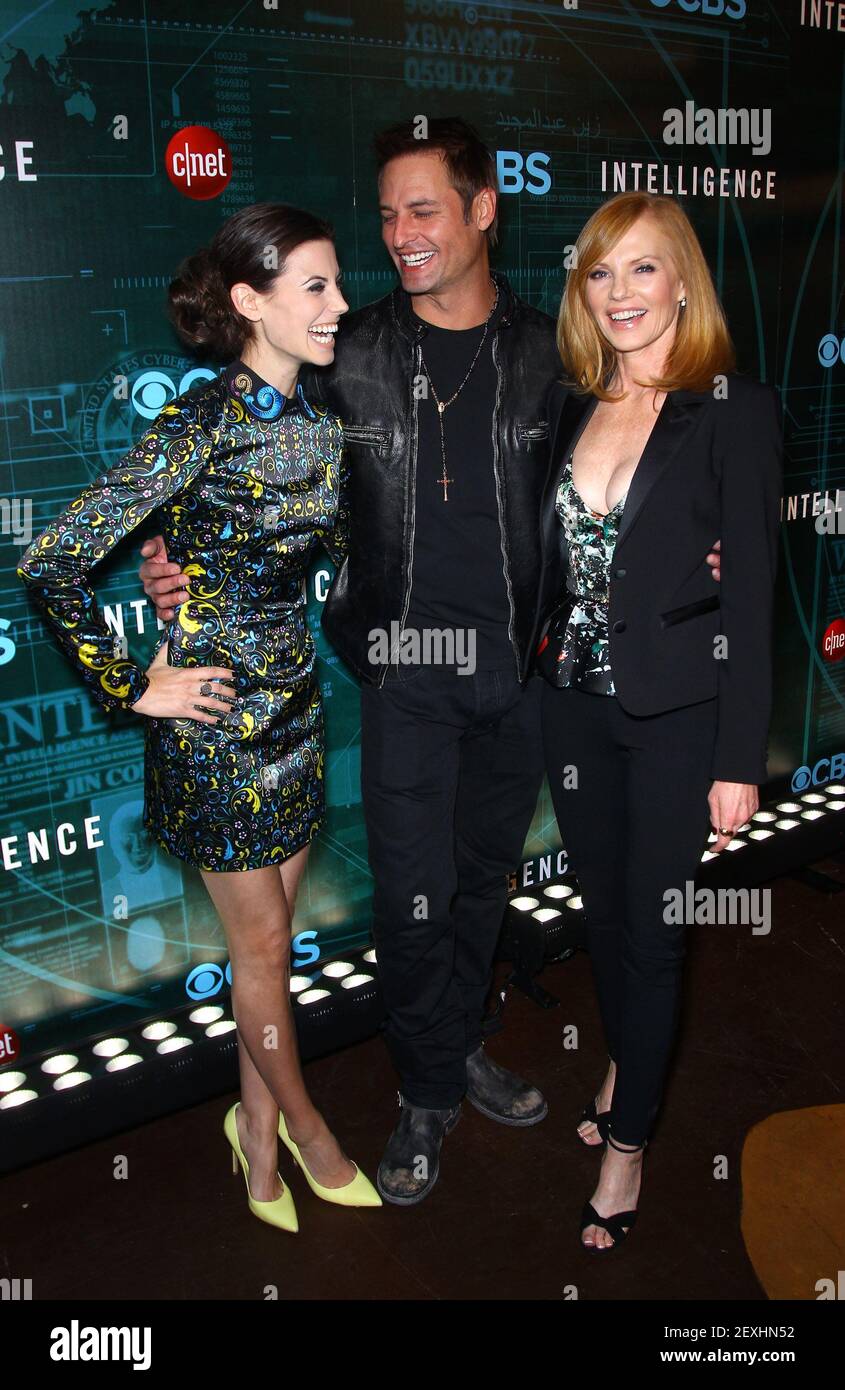 Meghan Ory Josh Holloway