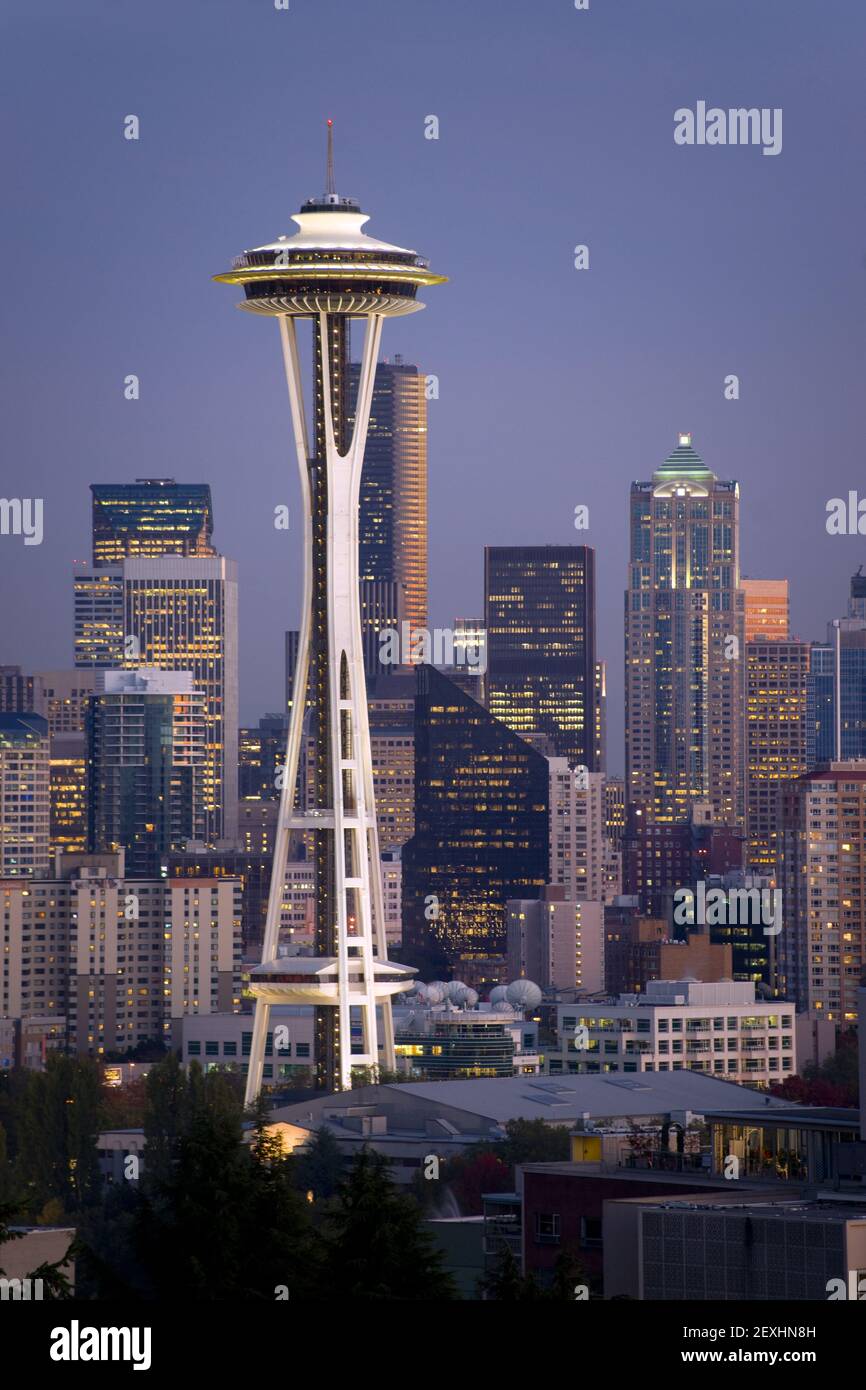 Seattle vertical view hi-res stock photography and images - Alamy