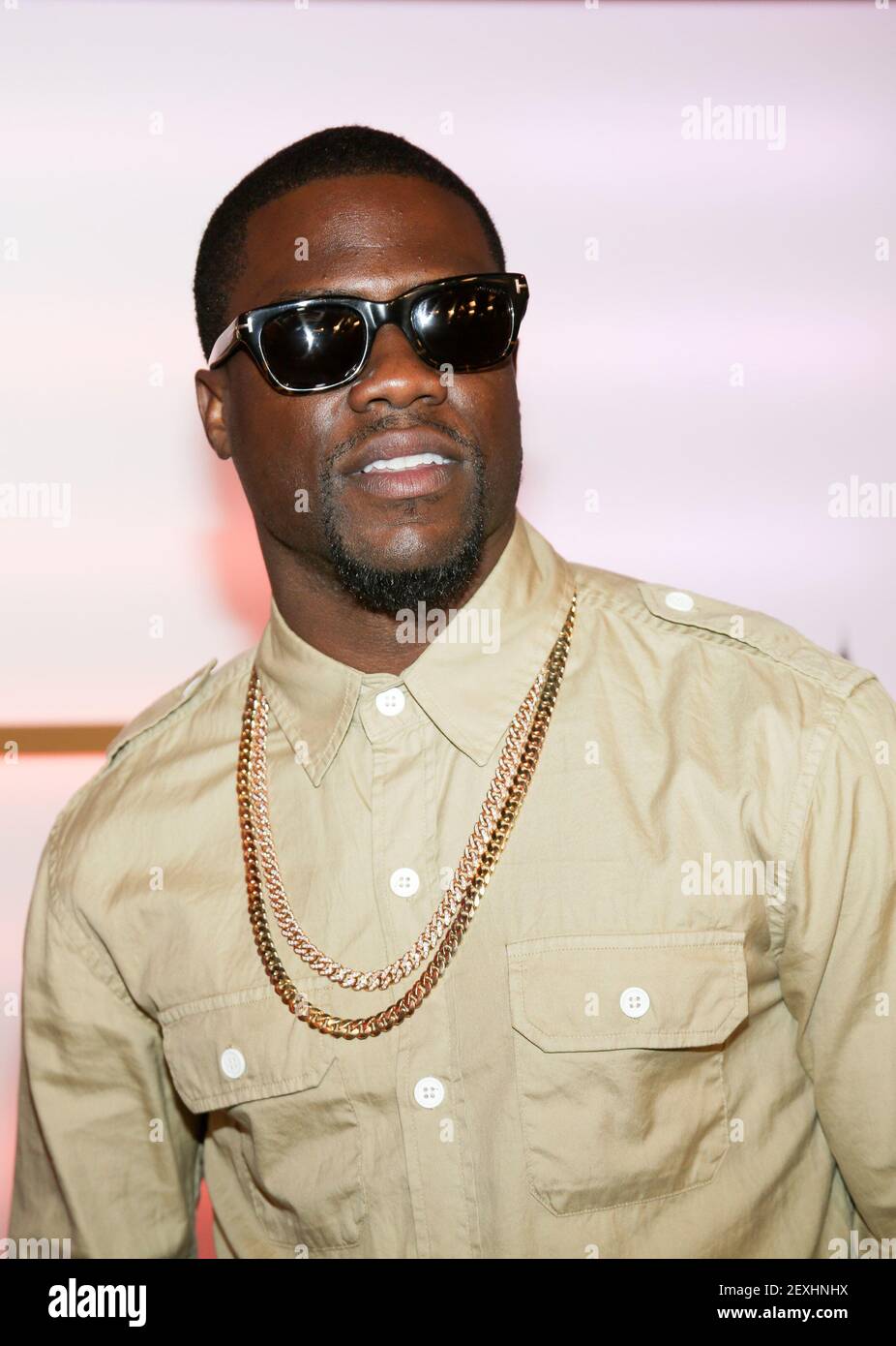 Kevin Hart is seen on the set of Univision's 'Despierta America' to ...