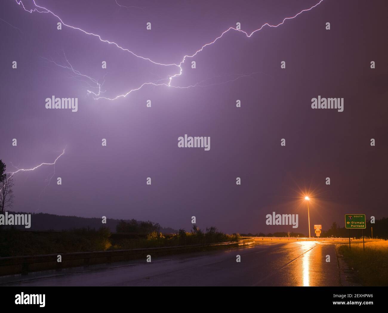 Spectacular Display Lightning Strike Eectrical Charge Thunder Storm ...