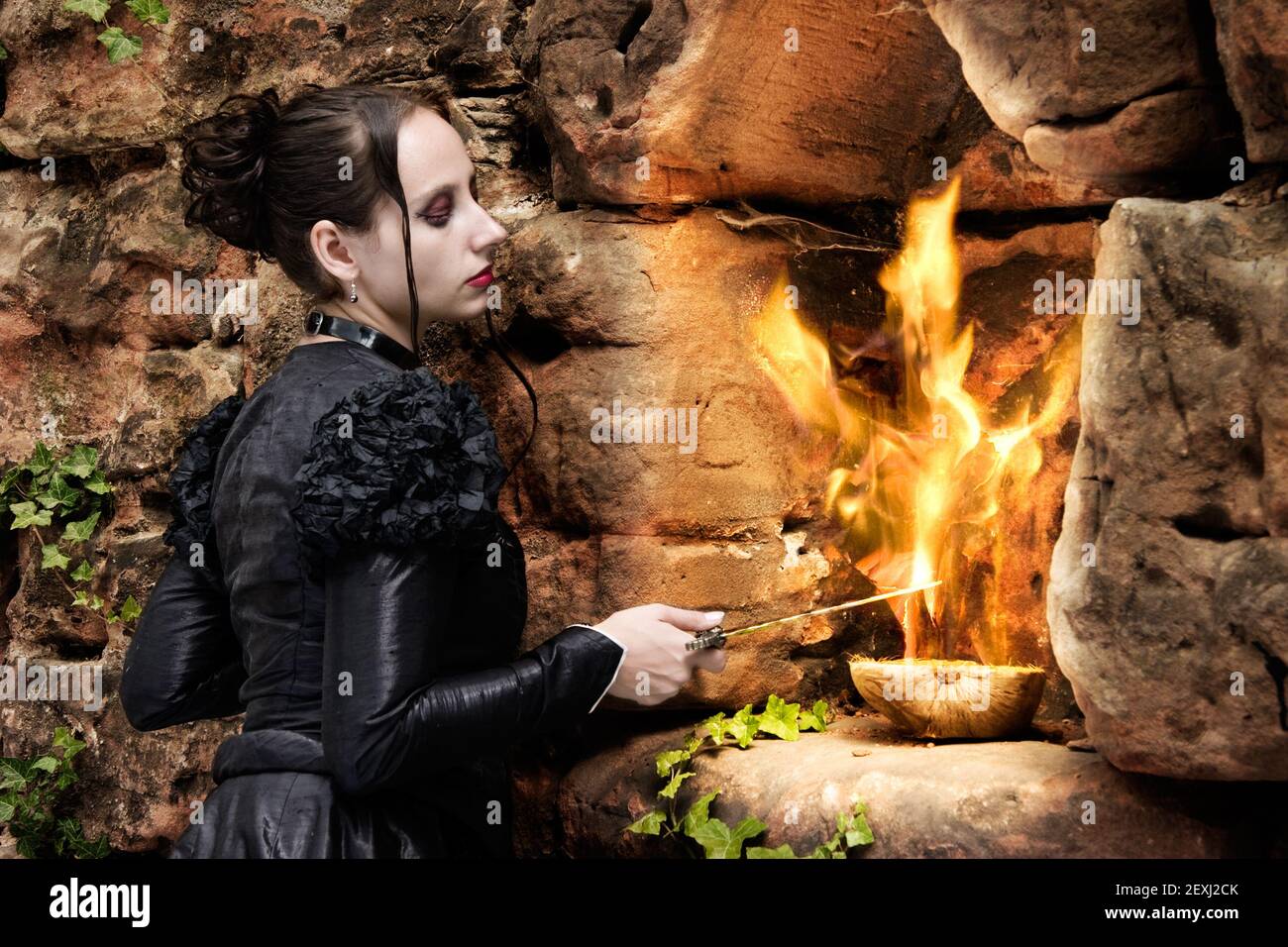 Fire ritual hi-res stock photography and images - Alamy